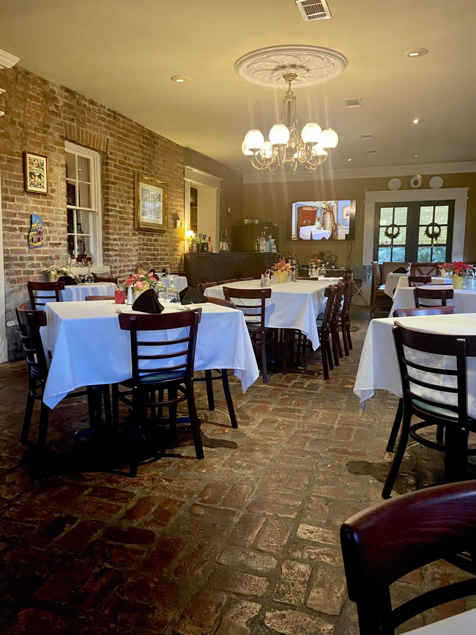 Anchuca Historic Mansion and Inn, a Historic Antebellum Bed and ...